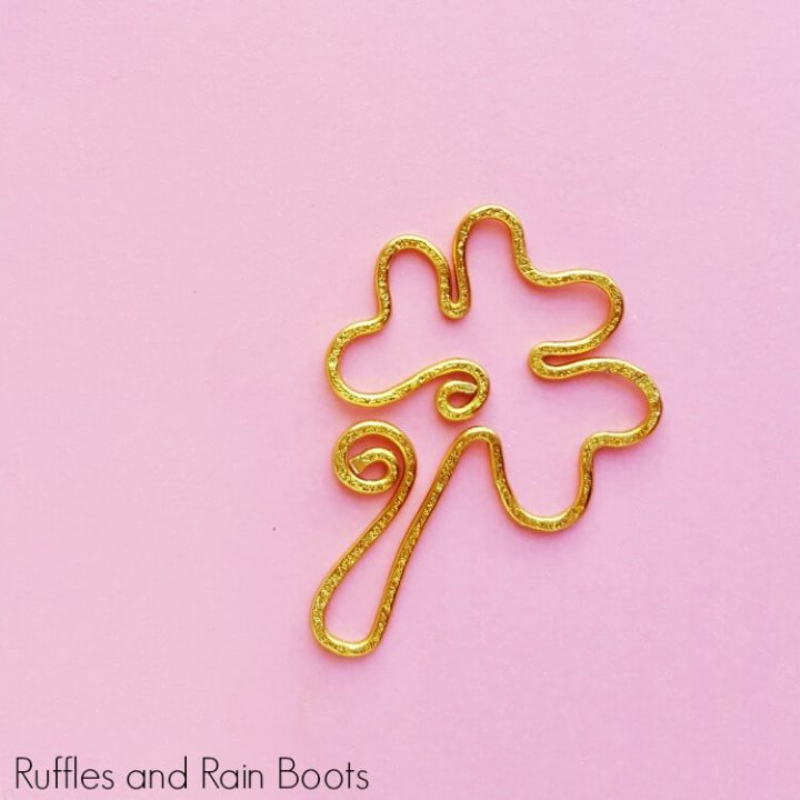 DIY Shamrock Bookmark from Wire - Give a Little Luck