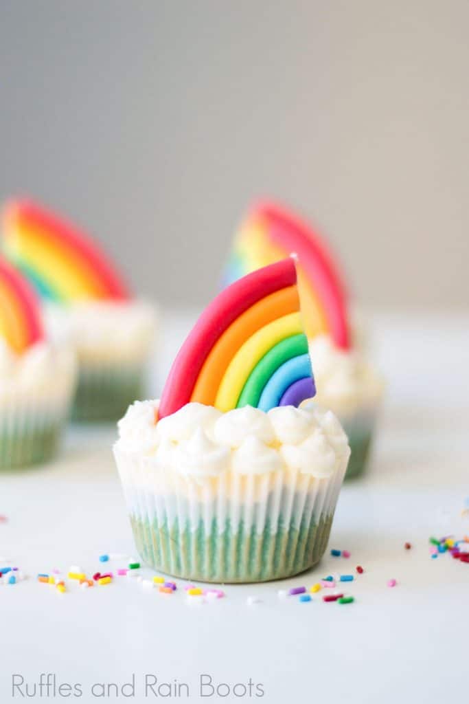 Make These Adorable Rainbow Cupcakes Super Quick!