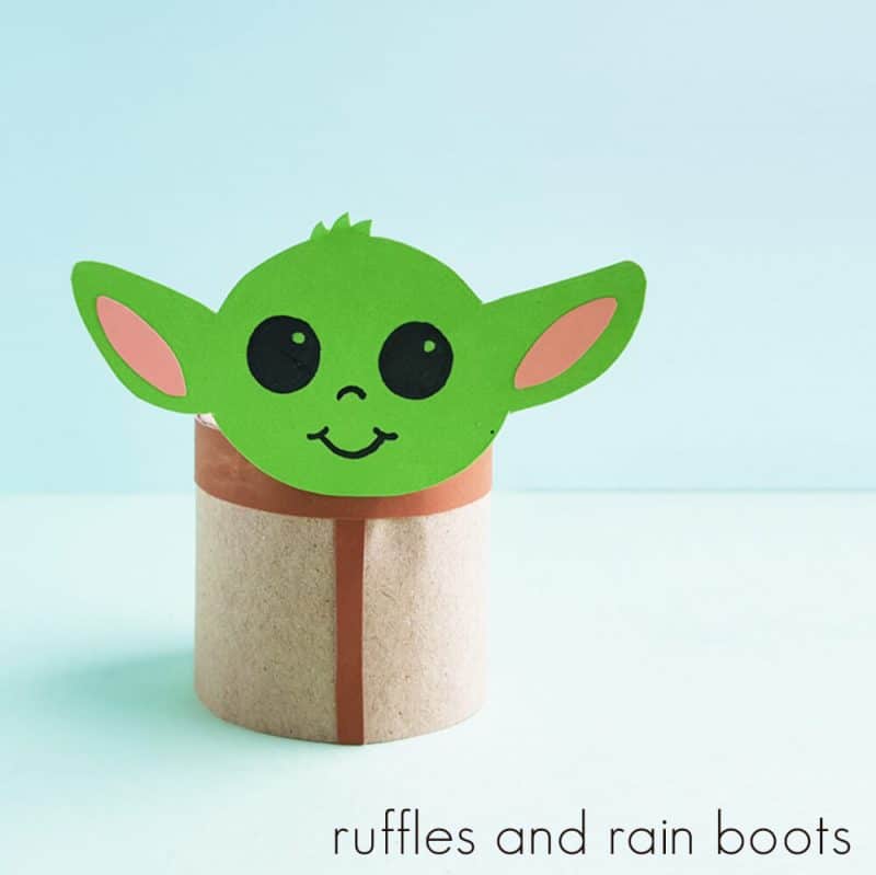 Everyone LOVES This Baby Yoda Paper Craft Inspired by The Mandalorian!