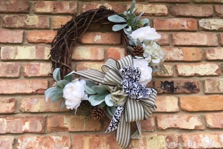 Make This Simple Spring Farmhouse Wreath in Minutes!