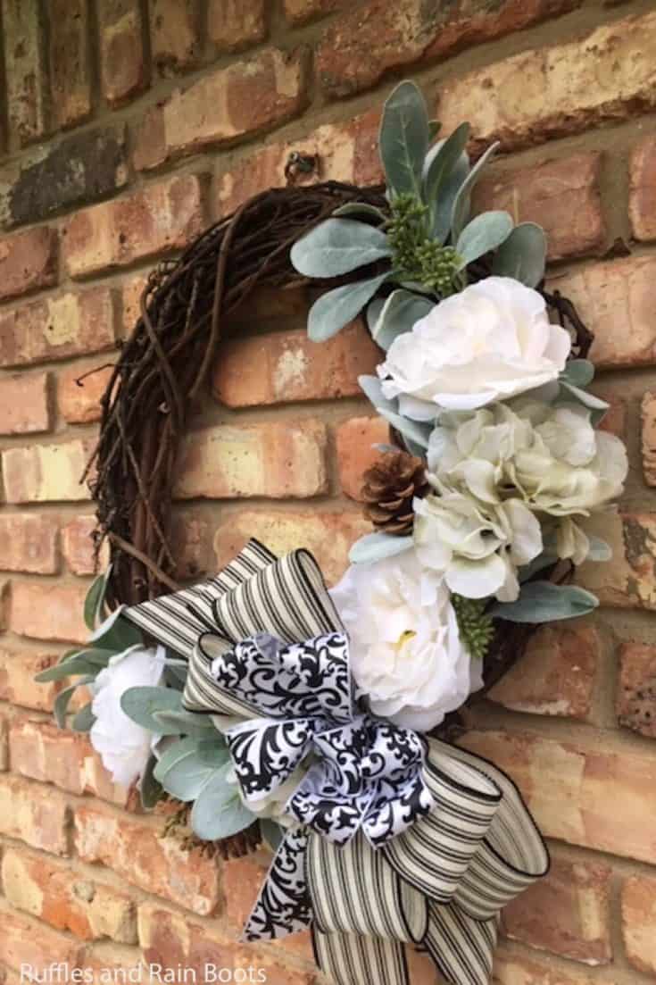 Make This Simple Spring Farmhouse Wreath in Minutes!