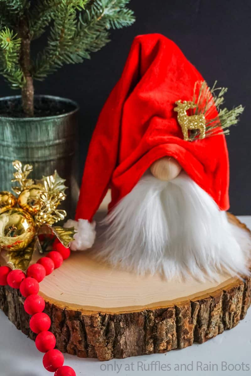 DIY Christmas Gnome in 10 Minutes (Free Pattern)