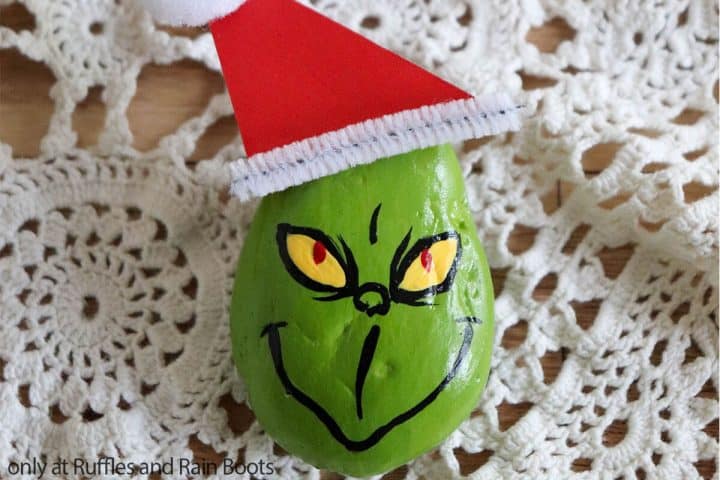 This Grinch Painted Rock Tutorial is Perfect for a Grinch Movie Craft!