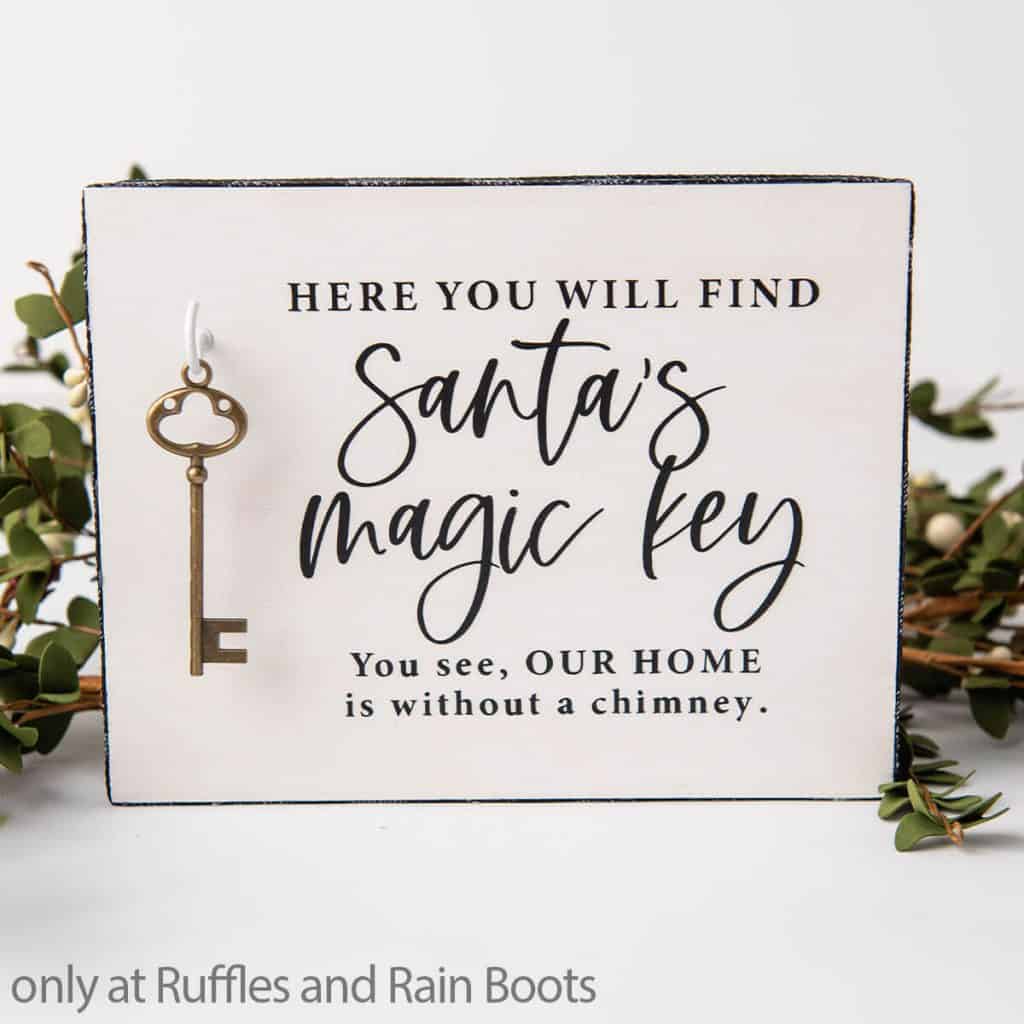 Make This Easy Santa's Magic Key Sign Cricut Craft for Christmas