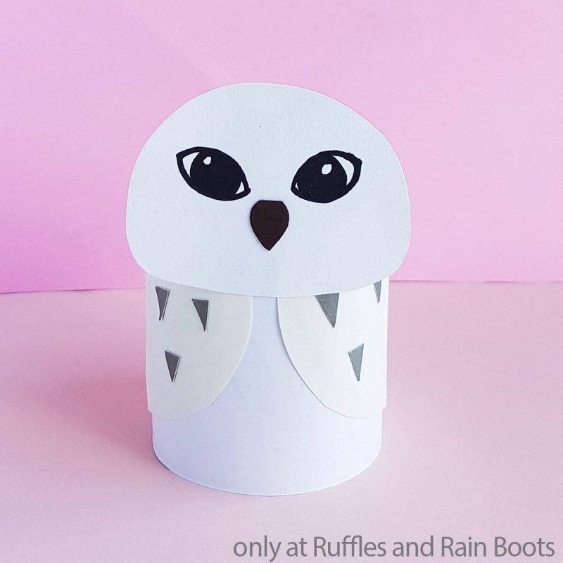 These Harry Potter Paper Roll Crafts Make Puppets or Paper Dolls