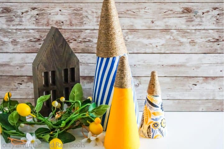 These Easy and Fun Summer Farmhouse Trees are a Great Summer Craft!