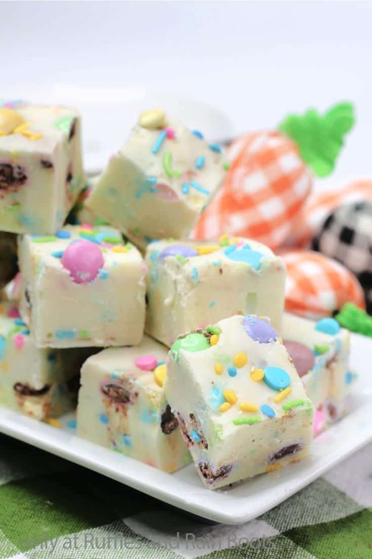 Make this Easy Easter Fudge for a Festive Treat!