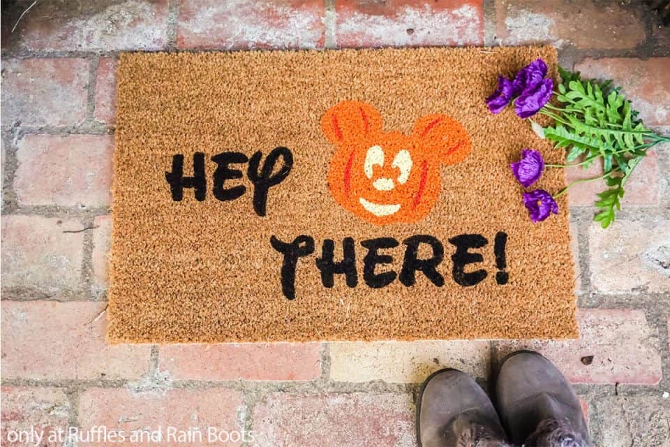 DIY Adorable Mickey Halloween Doormat