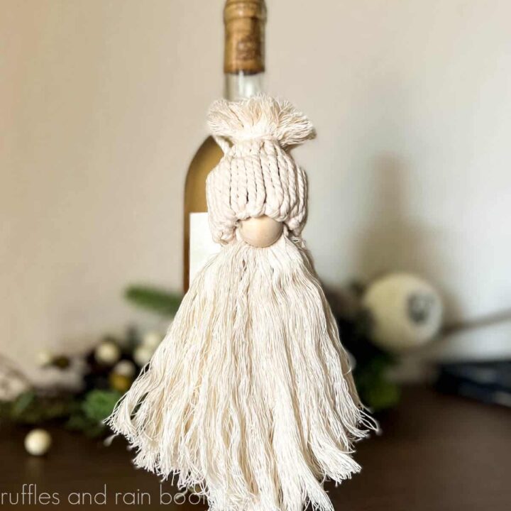 Macrame Gnome Ornament - Free Pattern - Ruffles and Rain Boots